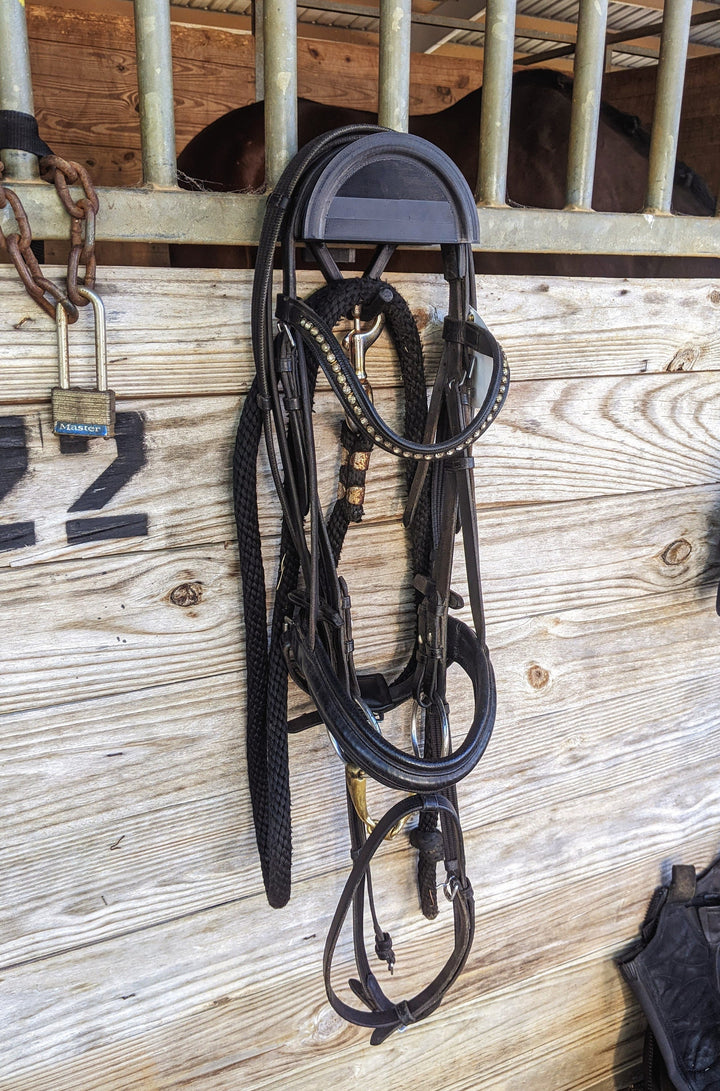 Bridle Holders – Equine Custom Supply